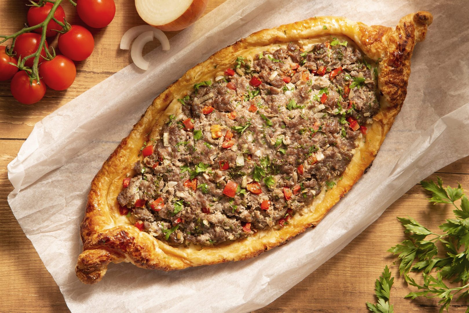 Aprenda a fazer uma esfiha turca de carne com massa folhada – Minerva ...