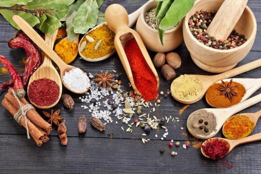 Cómo usar condimentos en la cocina: hierbas y especias – Minerva Foods ...