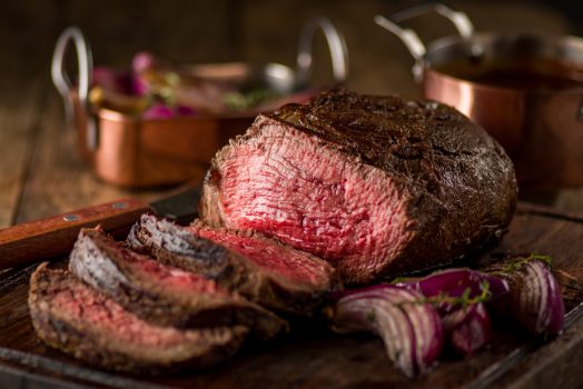 Como fazer bombom de alcatra grelhada com confit de cebola roxa e ...