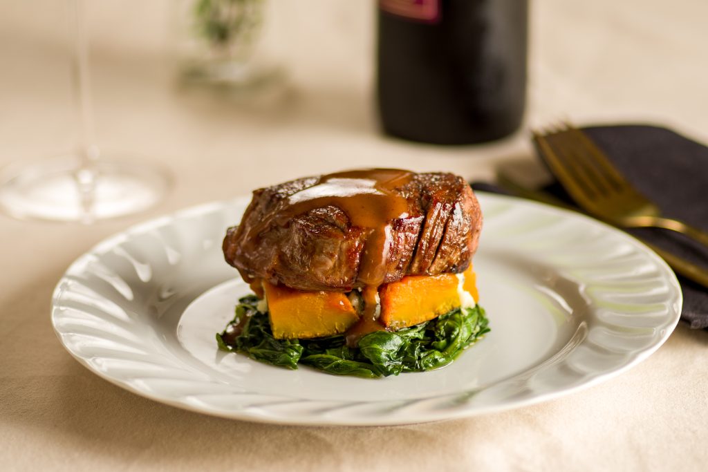 Medalhão de filé mignon com abóbora, gorgonzola e espinafre – Minerva Foods | Criando conexões ...